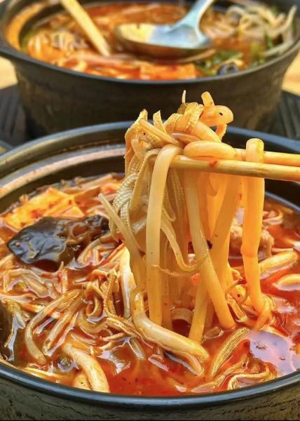 米线怎么做好吃_正宗云南过桥米线配方-第2张图片-山城妙识 米线怎么做好吃_正宗云南过桥米线配方-第2张图片-山城妙识