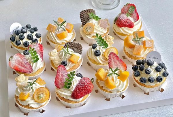 水果杯蛋糕怎么做_水果杯蛋糕需要烤多久-第2张图片-山城妙识
