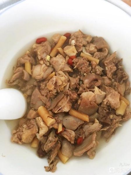 炖兔子肉怎么做好吃_家常炖兔子肉的做法大全-第1张图片-山城妙识