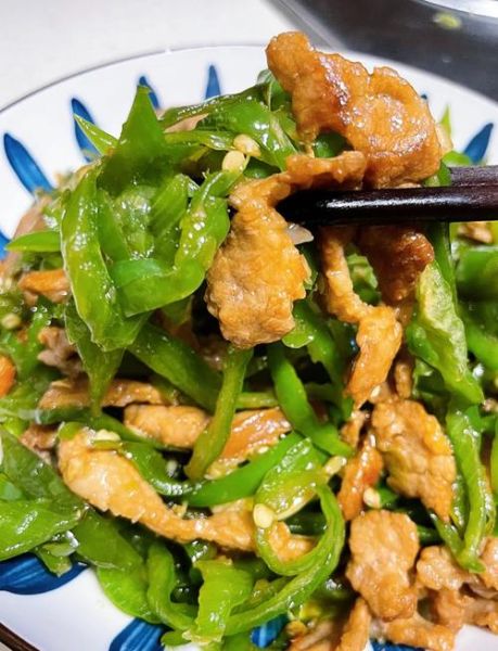 辣子炒肉怎么做_辣子炒肉家常做法-第1张图片-山城妙识