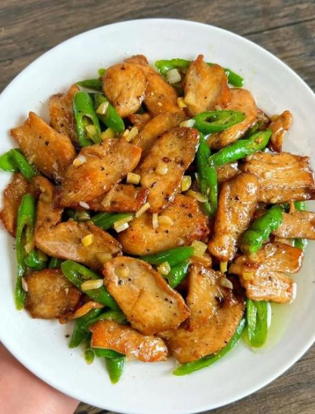 辣子炒肉怎么做_辣子炒肉家常做法-第2张图片-山城妙识