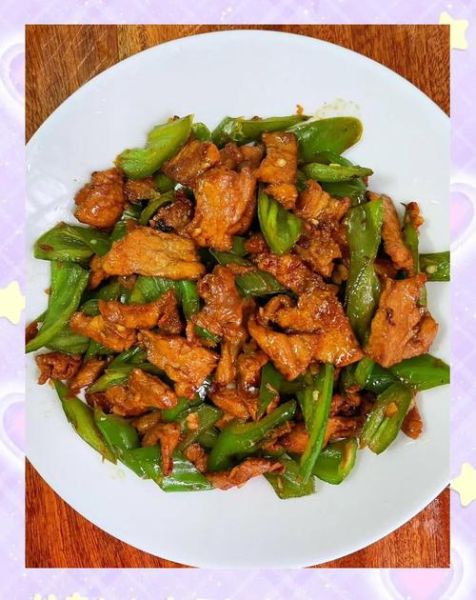 家常青椒炒肉片怎么做_青椒炒肉片用哪个部位肉-第1张图片-山城妙识