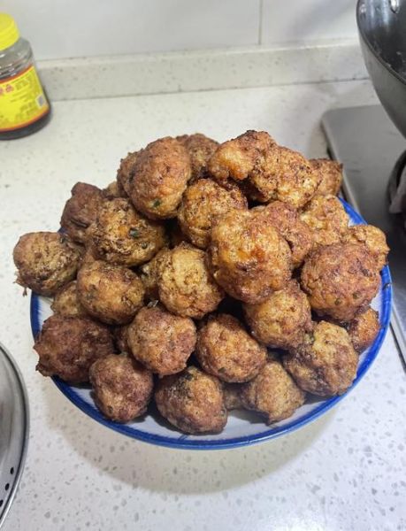 炸肉丸子怎么做才酥脆_炸肉丸子家常做法窍门-第1张图片-山城妙识