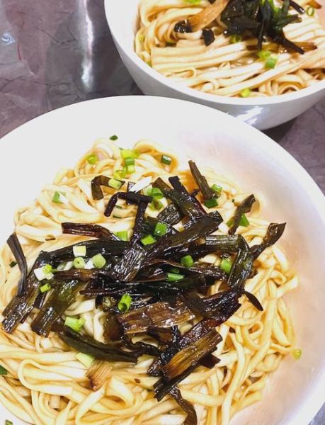 葱油拌面怎么做简单又好吃_家常葱油拌面做法-第3张图片-山城妙识