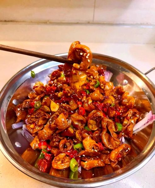 干锅肥肠怎么做好吃_干锅肥肠的家常做法-第3张图片-山城妙识