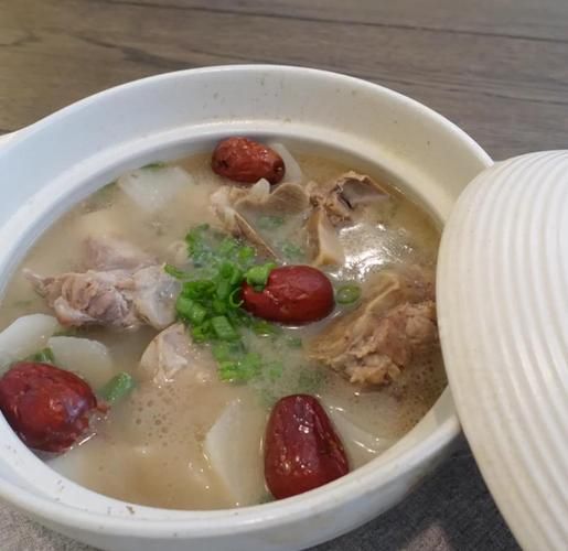 大骨萝卜汤怎么炖好喝_大骨萝卜汤的家常做法-第2张图片-山城妙识 大骨萝卜汤怎么炖好喝_大骨萝卜汤的家常做法-第2张图片-山城妙识