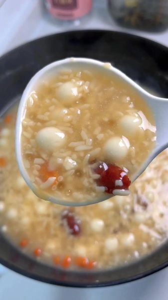 先煮汤圆还是先煮米酒_米酒汤圆正确顺序-第2张图片-山城妙识