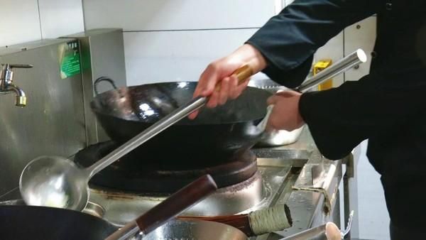 如何炒出饭店级锅气_厨师炒菜教学视频-第3张图片-山城妙识 如何炒出饭店级锅气_厨师炒菜教学视频-第3张图片-山城妙识