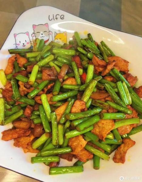 蒜苗炒肉怎么炒才嫩_蒜苗炒肉用哪个部位肉-第1张图片-山城妙识 蒜苗炒肉怎么炒才嫩_蒜苗炒肉用哪个部位肉-第1张图片-山城妙识