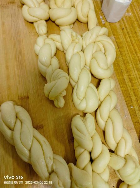 炸麻花怎么做_炸麻花用什么面粉-第2张图片-山城妙识