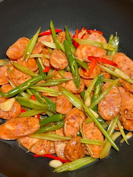 炒香肠怎么做好吃_炒香肠的家常做法-第1张图片-山城妙识