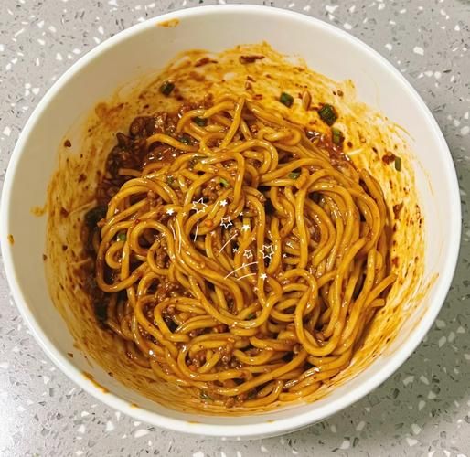 素椒杂酱面怎么做_素椒杂酱面热量高吗-第1张图片-山城妙识