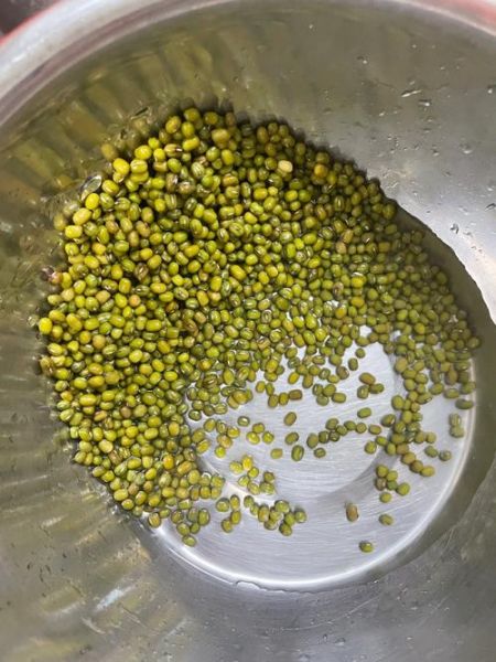 煮绿豆汤绿豆要泡吗_绿豆泡多久合适-第3张图片-山城妙识