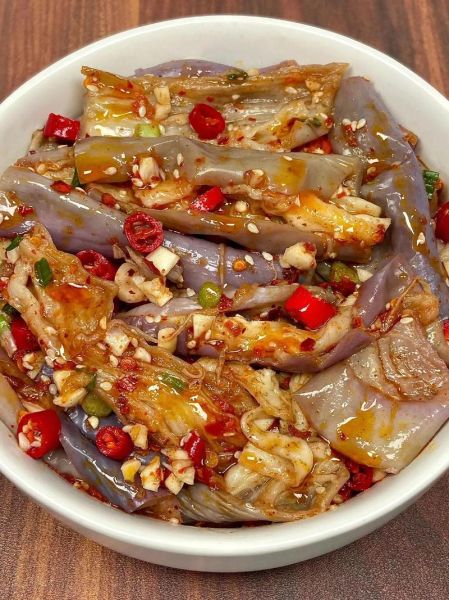 凉拌茄子丝怎么做_凉拌茄子丝要不要焯水-第2张图片-山城妙识