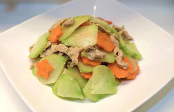 佛手瓜炒肉需要焯水吗_佛手瓜炒肉焯水多久-第1张图片-山城妙识