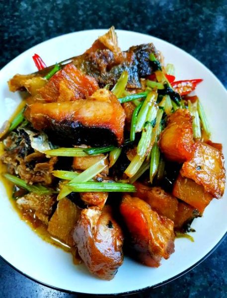 腊鱼炒什么菜好吃_腊鱼炒什么菜最下饭-第1张图片-山城妙识 腊鱼炒什么菜好吃_腊鱼炒什么菜最下饭-第1张图片-山城妙识