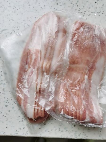 金锣培根是什么肉做的_金锣培根原料揭秘-第1张图片-山城妙识