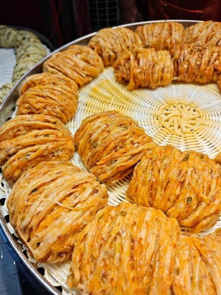 千层盘丝大花卷怎么做_盘丝大花卷详细步骤-第2张图片-山城妙识