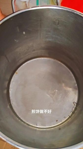 煎饼果子怎么做_正宗面糊配方比例-第2张图片-山城妙识
