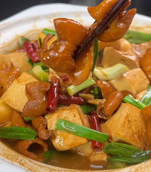 大肠炖豆腐怎么做_大肠炖豆腐的家常做法-第2张图片-山城妙识