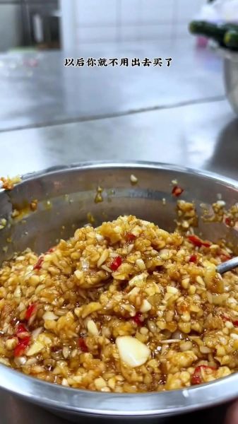 蒜蓉辣酱怎么做_蒜蓉辣酱能保存多久-第1张图片-山城妙识