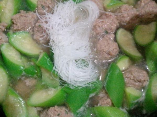 丝瓜粉丝汤怎么做_丝瓜粉丝汤的家常做法-第1张图片-山城妙识