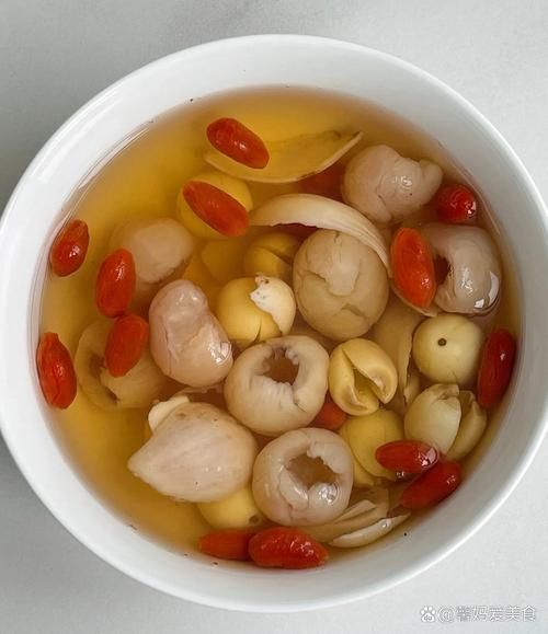 百合莲子粥的做法_百合莲子粥的功效与禁忌-第1张图片-山城妙识 百合莲子粥的做法_百合莲子粥的功效与禁忌-第1张图片-山城妙识