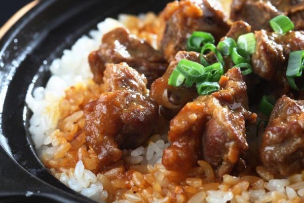 排骨米饭怎么做_排骨米饭培训哪里学-第1张图片-山城妙识