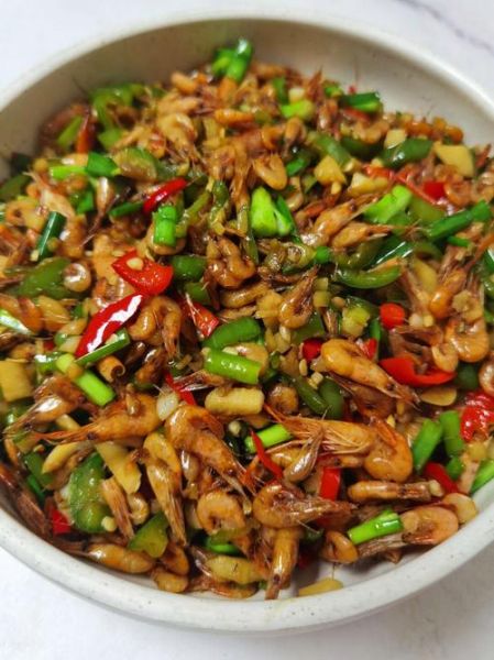 青椒炒虾米怎么炒才脆_青椒炒虾米要不要焯水-第1张图片-山城妙识 青椒炒虾米怎么炒才脆_青椒炒虾米要不要焯水-第1张图片-山城妙识
