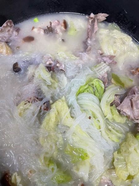 鸭架豆腐汤怎么炖好喝_鸭架豆腐汤做法详解-第1张图片-山城妙识