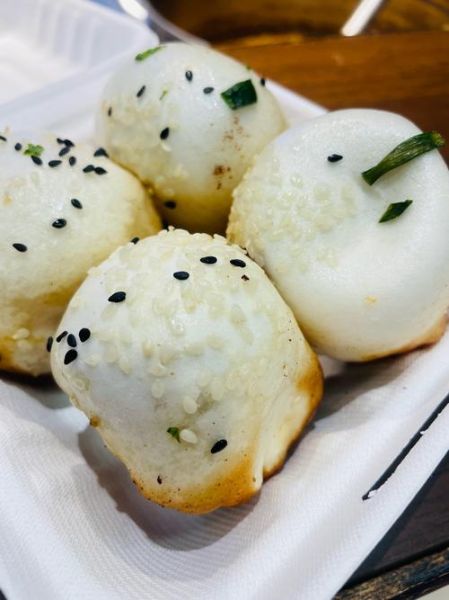 上海生煎馒头哪家最正宗_生煎馒头怎么做才爆汁-第2张图片-山城妙识 上海生煎馒头哪家最正宗_生煎馒头怎么做才爆汁-第2张图片-山城妙识