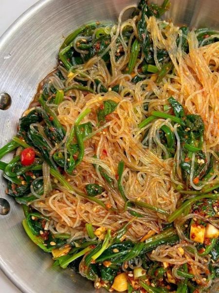 菠菜炒粉丝怎么做_菠菜炒粉丝的家常做法-第3张图片-山城妙识 菠菜炒粉丝怎么做_菠菜炒粉丝的家常做法-第3张图片-山城妙识