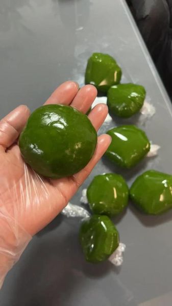 糯米青团子怎么做_青团子做法步骤详解-第1张图片-山城妙识 糯米青团子怎么做_青团子做法步骤详解-第1张图片-山城妙识