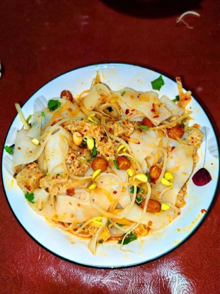 怎么拌凉皮好吃又简单_凉皮调料怎么调-第1张图片-山城妙识 怎么拌凉皮好吃又简单_凉皮调料怎么调-第1张图片-山城妙识