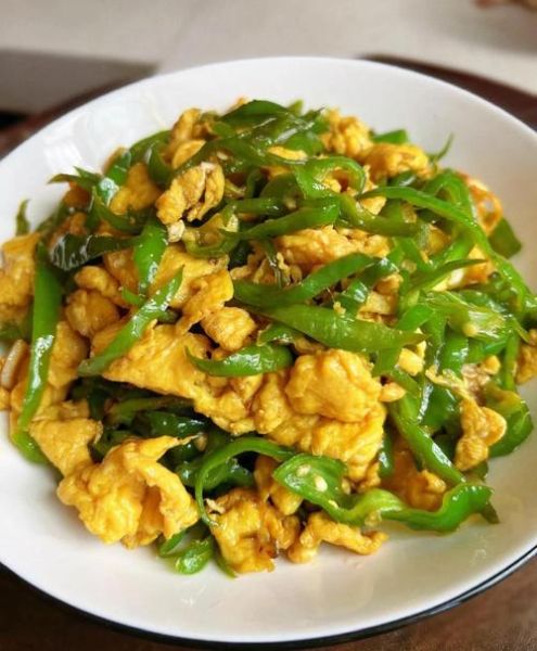 尖椒爆蛋怎么做_尖椒爆蛋需要焯水吗-第1张图片-山城妙识