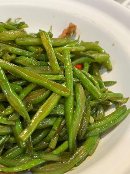 清炒豆角怎么炒才翠绿_清炒豆角用焯水吗-第2张图片-山城妙识