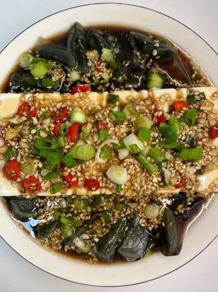 皮蛋豆腐要不要焯水_皮蛋豆腐豆腐用开水煮吗-第3张图片-山城妙识