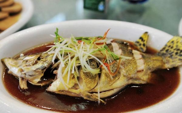 广式清蒸桂鱼怎么做_清蒸桂鱼蒸几分钟才嫩-第3张图片-山城妙识