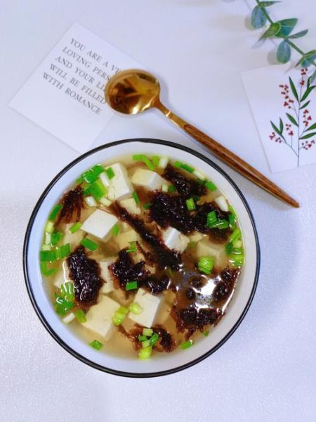 紫菜豆腐汤怎么做_紫菜豆腐汤的家常做法-第3张图片-山城妙识