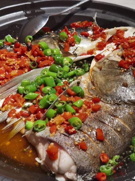 剁椒鱼头怎么做才正宗_剁椒鱼头用什么鱼最好-第2张图片-山城妙识