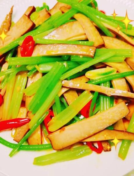 芹菜炒豆腐干能减肥吗_芹菜炒豆腐干的功效与作用-第1张图片-山城妙识