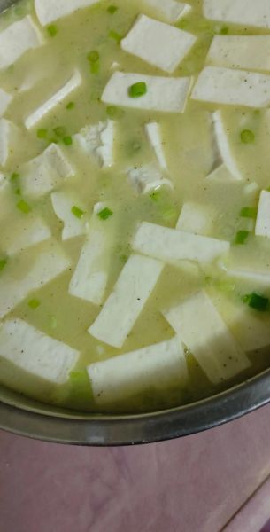 豆腐鲫鱼汤怎么做好喝_鲫鱼汤奶白不腥的秘诀-第2张图片-山城妙识