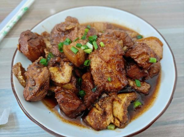 素鸡烧肉怎么做_素鸡烧肉家常做法-第1张图片-山城妙识