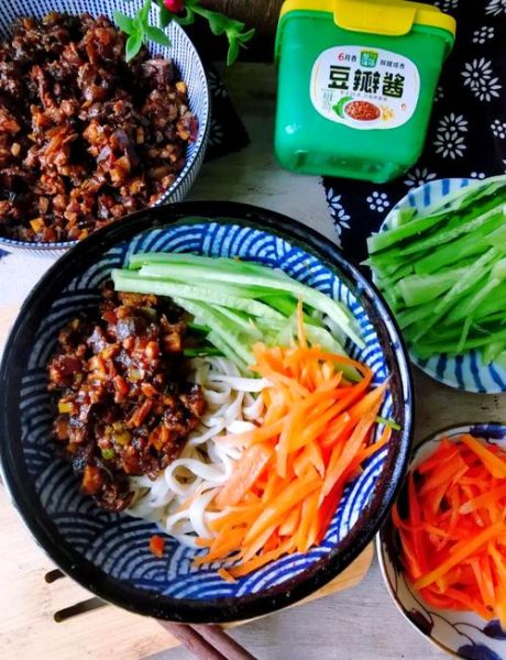 炸酱面怎么做好吃_炸酱面用什么酱最正宗-第1张图片-山城妙识