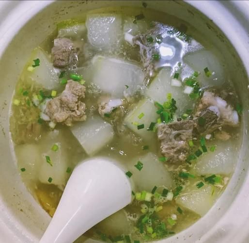 冬瓜排骨汤怎么做_冬瓜排骨汤要焯水吗-第3张图片-山城妙识