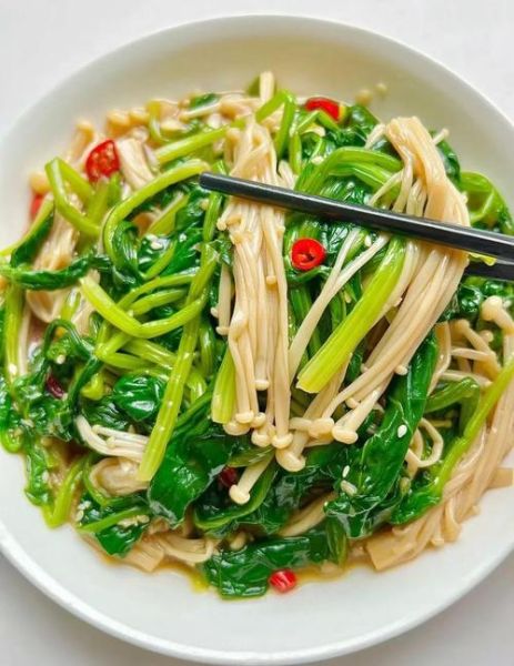 菠菜的黄金搭档菜是啥_菠菜和什么一起吃最营养-第1张图片-山城妙识