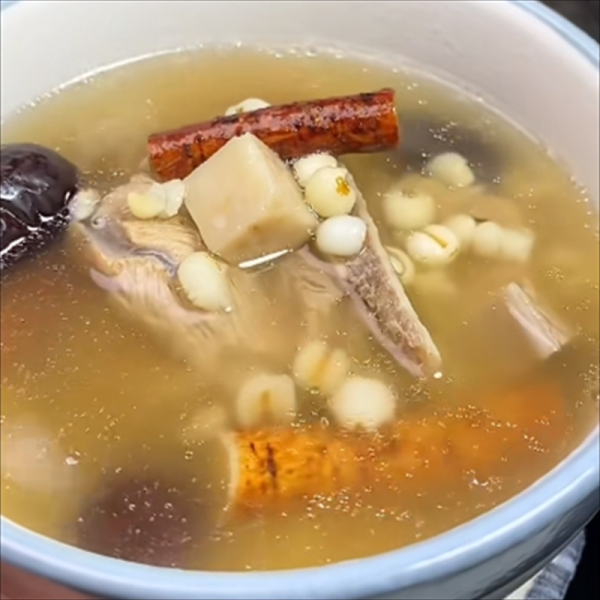 猪大骨汤什么人不能喝_喝猪大骨汤的禁忌-第2张图片-山城妙识