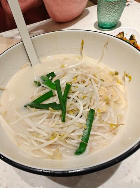 米线汤底怎么做_正宗云南过桥米线配方-第3张图片-山城妙识 米线汤底怎么做_正宗云南过桥米线配方-第3张图片-山城妙识