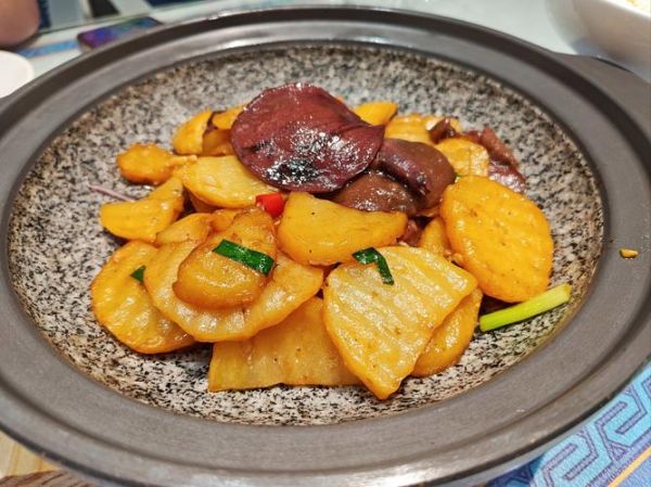 红蘑土豆片怎么做_红蘑土豆片热量高吗-第1张图片-山城妙识