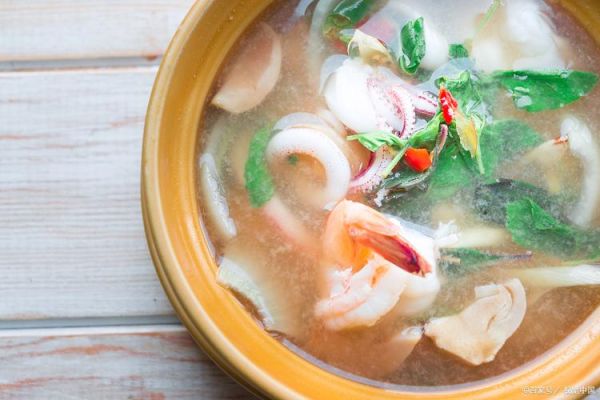 鱼肚煲汤怎么做_鱼肚煲汤需要焯水吗-第3张图片-山城妙识